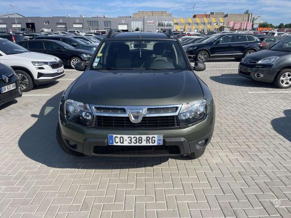 Grey Dacia Duster 2013 in Taurage, with an engine capacity of 1.50 L and mileage of 300 thousand km for 3700 €, photo 2 on AUTOMOTO.COM.LV