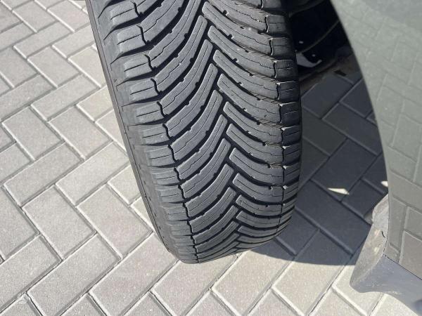 Grey Dacia Duster 2013 in Taurage, with an engine capacity of 1.50 L and mileage of 300 thousand km for 3700 €, photo 9 on AUTOMOTO.COM.LV
