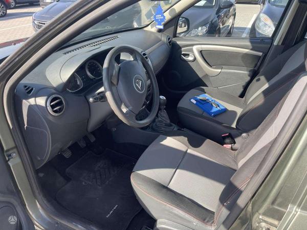 Grey Dacia Duster 2013 in Taurage, with an engine capacity of 1.50 L and mileage of 300 thousand km for 3700 €, photo 10 on AUTOMOTO.COM.LV