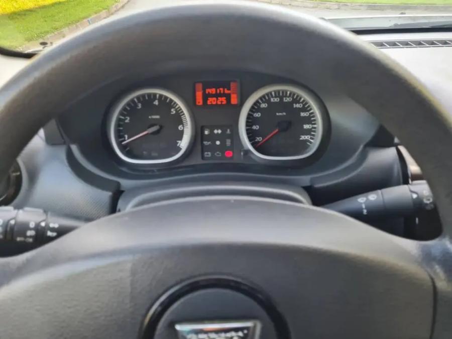 Grey Dacia Duster 2010 in Ogre, with an engine capacity of 1.50 L and mileage of 149 thousand km for 4970 €, photo 15 on AUTOMOTO.COM.LV