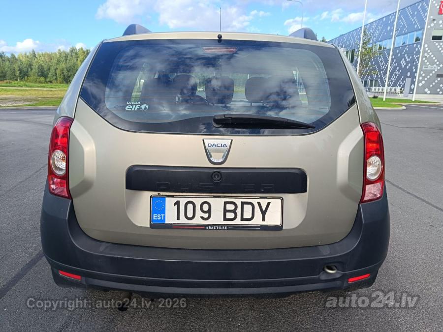 Pelēks Dacia Duster 2011 Pērnava, ar dzinēja tilpumu 1.60 L un nobraukumu 205 tūkst. km par 4200 €, foto 8 vietnē AUTOMOTO.COM.LV