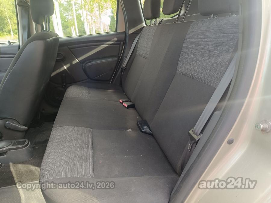 Pelēks Dacia Duster 2011 Pērnava, ar dzinēja tilpumu 1.60 L un nobraukumu 205 tūkst. km par 4200 €, foto 10 vietnē AUTOMOTO.COM.LV