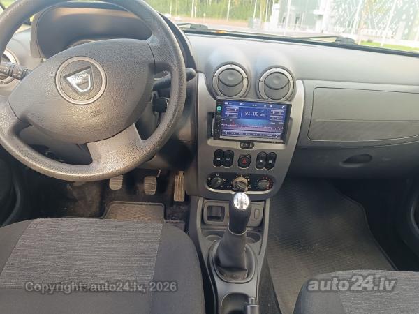 Pelēks Dacia Duster 2011 Pērnava, ar dzinēja tilpumu 1.60 L un nobraukumu 205 tūkst. km par 4200 €, foto 11 vietnē AUTOMOTO.COM.LV