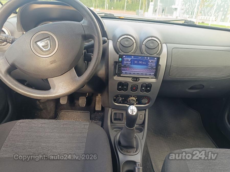 Pelēks Dacia Duster 2011 Pērnava, ar dzinēja tilpumu 1.60 L un nobraukumu 205 tūkst. km par 4200 €, foto 11 vietnē AUTOMOTO.COM.LV
