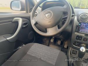 Pelēks Dacia Duster 2011 Pērnava, ar dzinēja tilpumu 1.60 L un nobraukumu 205 tūkst. km par 4200 €, foto 13 vietnē AUTOMOTO.COM.LV