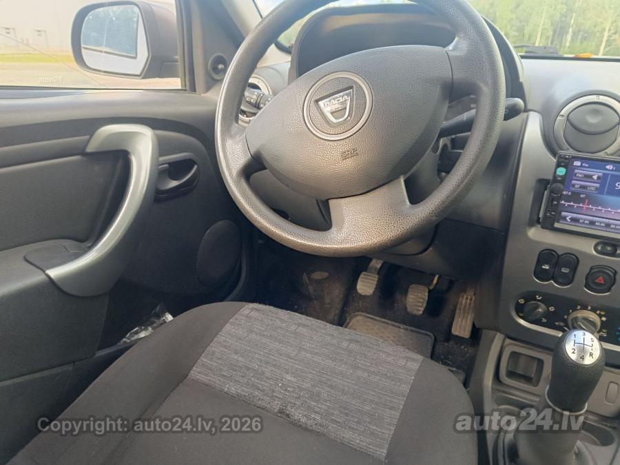 Pelēks Dacia Duster 2011 Pērnava, ar dzinēja tilpumu 1.60 L un nobraukumu 205 tūkst. km par 4200 €, foto 13 vietnē AUTOMOTO.COM.LV