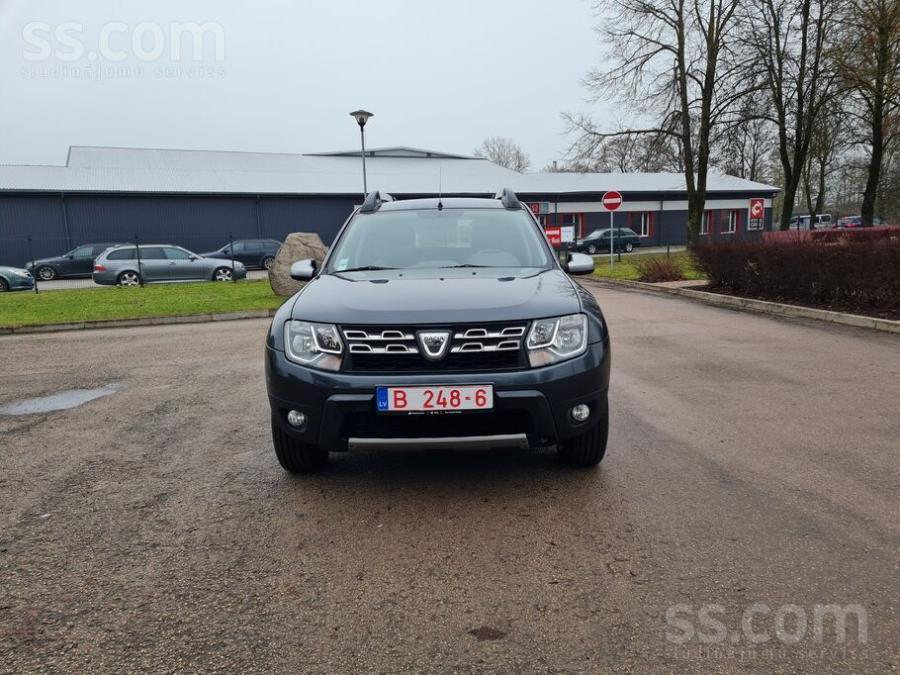 Grey Dacia Duster 2016 in Ogre, with an engine capacity of 1.20 L and mileage of 0 thousand km for 6970 €, photo 2 on AUTOMOTO.COM.LV