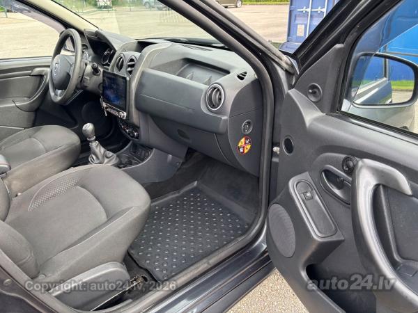 Grey Dacia Duster 2017 in Paide, with an engine capacity of 1.50 L and mileage of 188 thousand km for 6490 €, photo 9 on AUTOMOTO.COM.LV