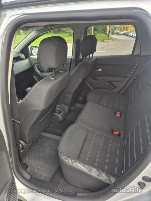 Grey Dacia Duster 2018 in Tallinn, with an engine capacity of 1.50 L and mileage of 109 thousand km for 12000 €, photo 13 on AUTOMOTO.COM.LV