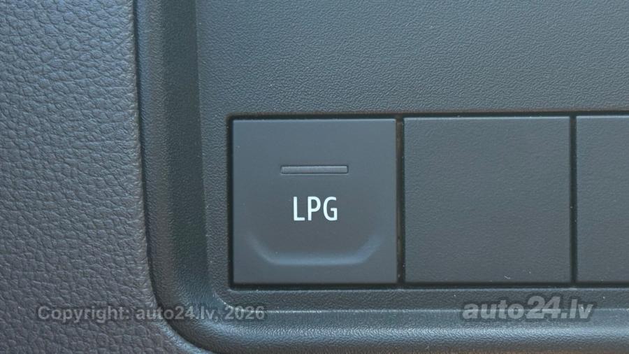 Pelēks Dacia Duster 2021 Tallina, ar dzinēja tilpumu 1.00 L un nobraukumu 39 tūkst. km par 8500 €, foto 26 vietnē AUTOMOTO.COM.LV