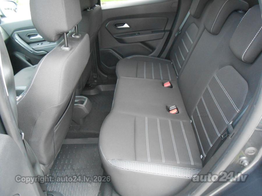 Grey Dacia Duster 2021 in Viljandi, with an engine capacity of 1.00 L and mileage of 126 thousand km for 10490 €, photo 9 on AUTOMOTO.COM.LV