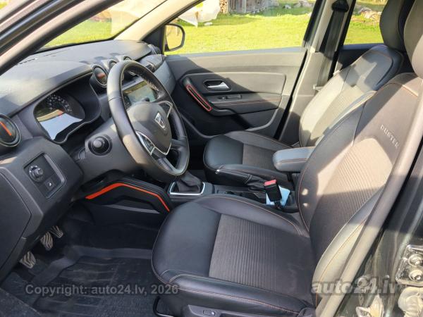 Grey Dacia Duster 2022 in Tallinn, with an engine capacity of 1.50 L and mileage of 93 thousand km for 18900 €, photo 8 on AUTOMOTO.COM.LV