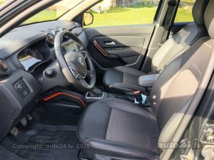 Grey Dacia Duster 2022 in Tallinn, with an engine capacity of 1.50 L and mileage of 93 thousand km for 18900 €, photo 9 on AUTOMOTO.COM.LV