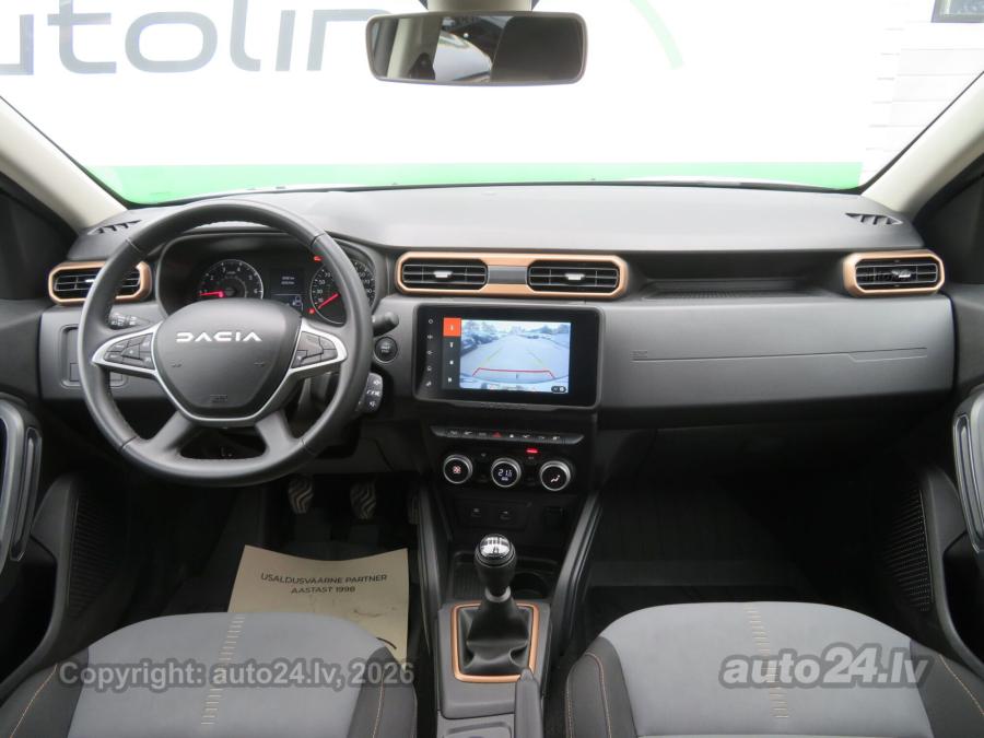Grey Dacia Duster 2023 in Tallinn, with an engine capacity of 1.50 L and mileage of 83 thousand km for 17500 €, photo 4 on AUTOMOTO.COM.LV