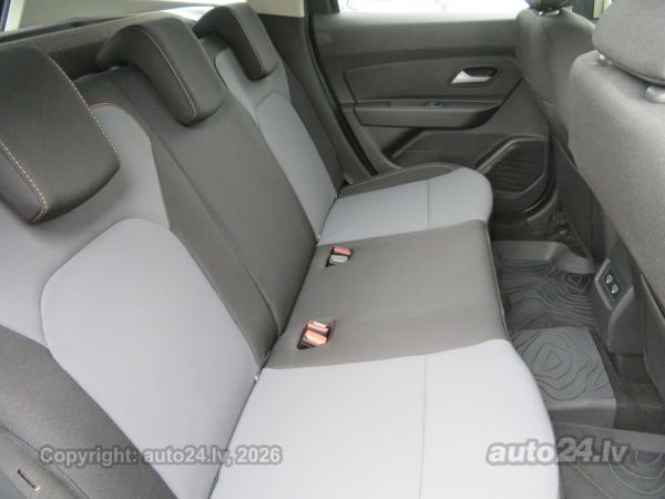 Grey Dacia Duster 2023 in Tallinn, with an engine capacity of 1.50 L and mileage of 83 thousand km for 17500 €, photo 5 on AUTOMOTO.COM.LV