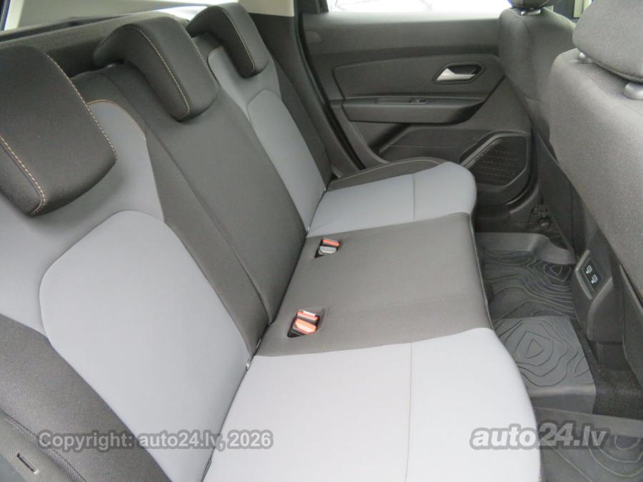 Grey Dacia Duster 2023 in Tallinn, with an engine capacity of 1.50 L and mileage of 83 thousand km for 17500 €, photo 6 on AUTOMOTO.COM.LV