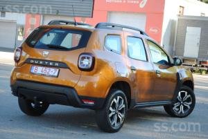 Orange Dacia Duster 2018 in Riga, with an engine capacity of 1.50 L and mileage of 78 thousand km for 9990 €, photo 3 on AUTOMOTO.COM.LV