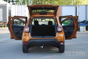 Orange Dacia Duster 2018 in Riga, with an engine capacity of 1.50 L and mileage of 78 thousand km for 9990 €, photo 9 on AUTOMOTO.COM.LV