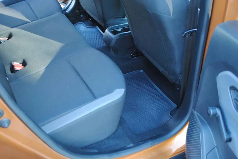 Orange Dacia Duster 2018 in Riga, with an engine capacity of 1.50 L and mileage of 78 thousand km for 9990 €, photo 12 on AUTOMOTO.COM.LV