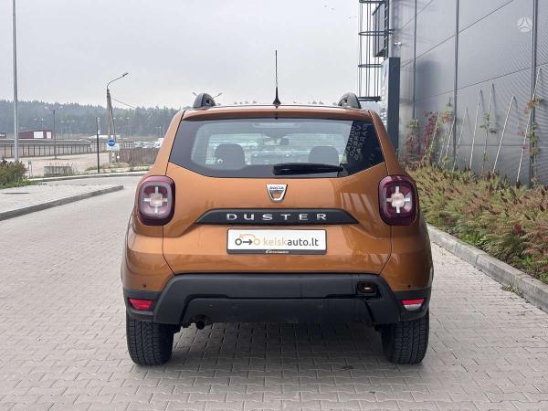 Dacia Duster 2018 in Vilnius on AUTOMOTO.COM.LV Orange Dacia Duster 2018 in Vilnius, with an engine capacity of 1.46 L and mileage of 292 thousand km for 8500 €, photo 10 on AUTOMOTO.COM.LV