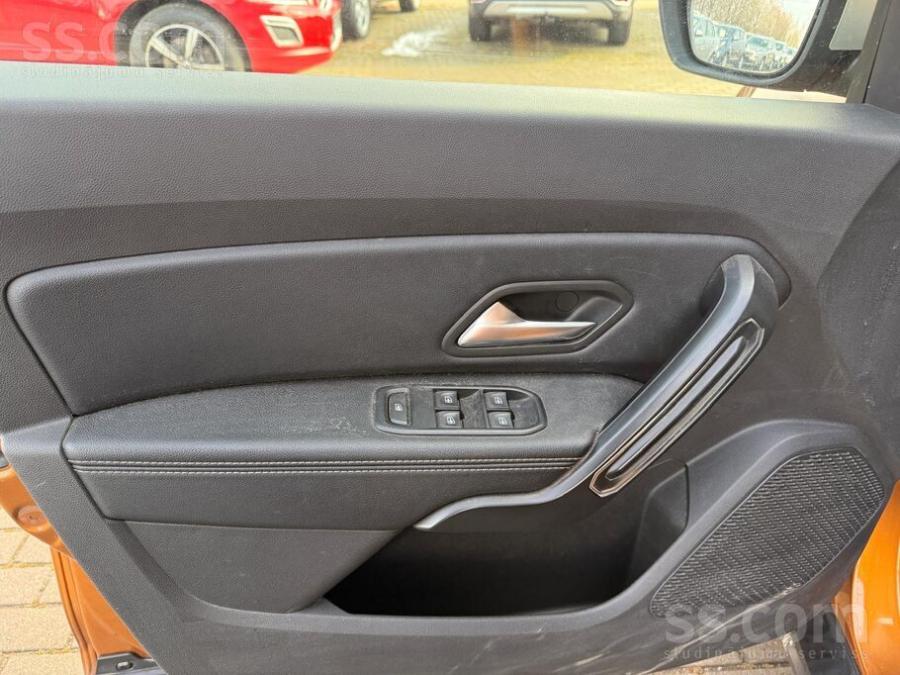 Orange Dacia Duster 2019 in Talsi, with an engine capacity of 1.30 L and mileage of 115 thousand km for 13990 €, photo 19 on AUTOMOTO.COM.LV