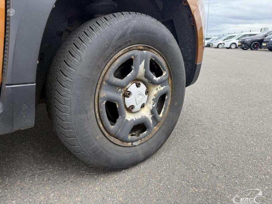 Oranžs Dacia Duster 2020 Viļņa, ar dzinēja tilpumu 1.33 L un nobraukumu 367 tūkst. km par 6900 €, foto 26 vietnē AUTOMOTO.COM.LV