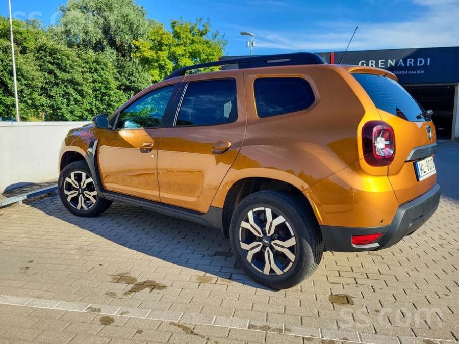 Orange Dacia Duster 2020 in Riga, with an engine capacity of 1.00 L and mileage of 81 thousand km for 9690 €, photo 5 on AUTOMOTO.COM.LV