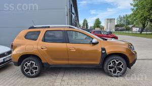 Orange Dacia Duster 2021 in Riga, with an engine capacity of 1.50 L and mileage of 72 thousand km for 11800 €, photo 5 on AUTOMOTO.COM.LV