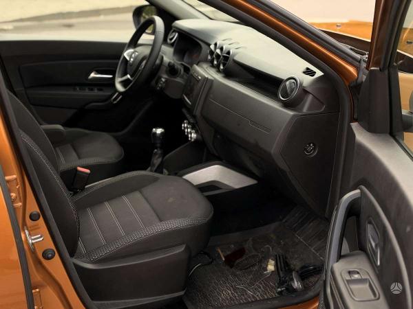 Dacia Duster 2021 Viļņa vietnē Oranžs Dacia Duster 2021 Viļņa, ar dzinēja tilpumu 1.33 L un nobraukumu 40 tūkst. km par 7450 €, foto 9 vietnē AUTOMOTO.COM.LV