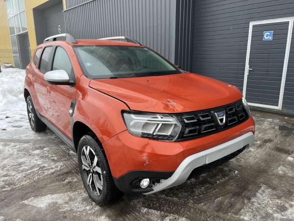 Orange Dacia Duster 2022 in Alytus, with an engine capacity of 1.33 L and mileage of 57 thousand km for 9700 €, photo 1 on AUTOMOTO.COM.LV