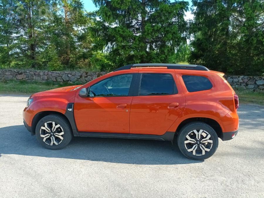 Orange Dacia Duster 2023 in Riga, with an engine capacity of 1.50 L and mileage of 75 thousand km for 18200 €, photo 3 on AUTOMOTO.COM.LV