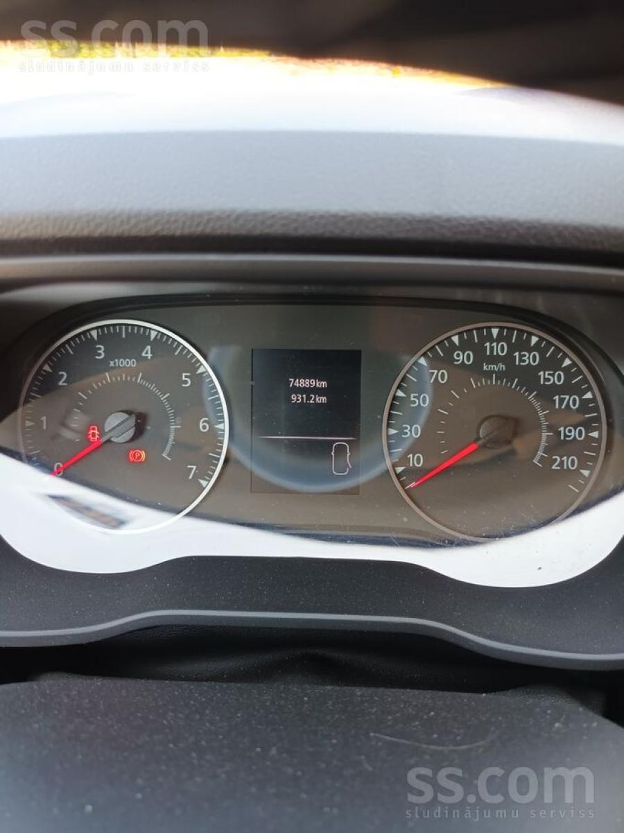 Orange Dacia Duster 2023 in Riga, with an engine capacity of 1.50 L and mileage of 75 thousand km for 18200 €, photo 10 on AUTOMOTO.COM.LV