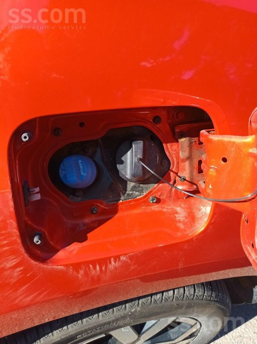 Orange Dacia Duster 2023 in Riga, with an engine capacity of 1.50 L and mileage of 75 thousand km for 18200 €, photo 12 on AUTOMOTO.COM.LV