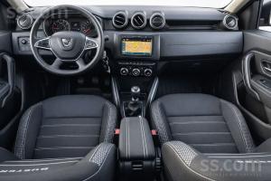 Orange Dacia Duster 2021 in Riga, with an engine capacity of 1.00 L and mileage of 81 thousand km for 10890 €, photo 10 on AUTOMOTO.COM.LV
