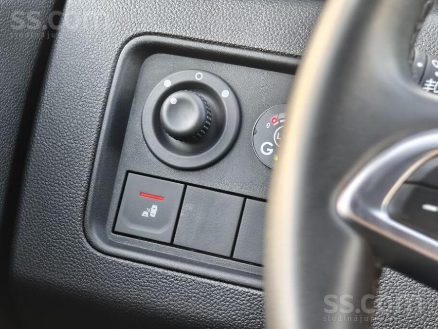 Orange Dacia Duster 2021 in Riga, with an engine capacity of 1.00 L and mileage of 81 thousand km for 10890 €, photo 13 on AUTOMOTO.COM.LV
