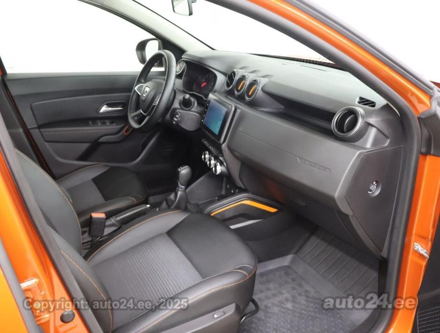 Orange Dacia Duster 2022 in Tallinn, with an engine capacity of 1.30 L and mileage of 52 thousand km for 16900 €, photo 8 on AUTOMOTO.COM.LV