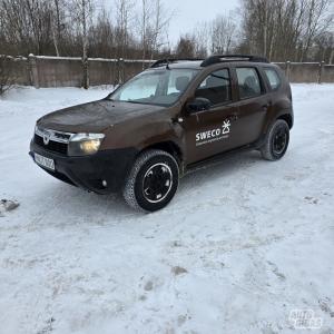 Красный Дачия Duster 2013 в Кельме, объемом двигателя 1.50 л и пробегом 407 тыс. км за 4200 €, фото  на AUTOMOTO.COM.LV