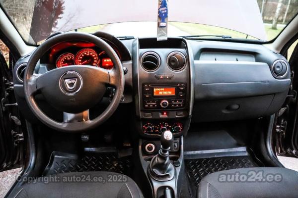 Sarkans Dacia Duster 2017 Pērnava, ar dzinēja tilpumu 1.60 L un nobraukumu 207 tūkst. km par 7490 €, foto 11 vietnē AUTOMOTO.COM.LV