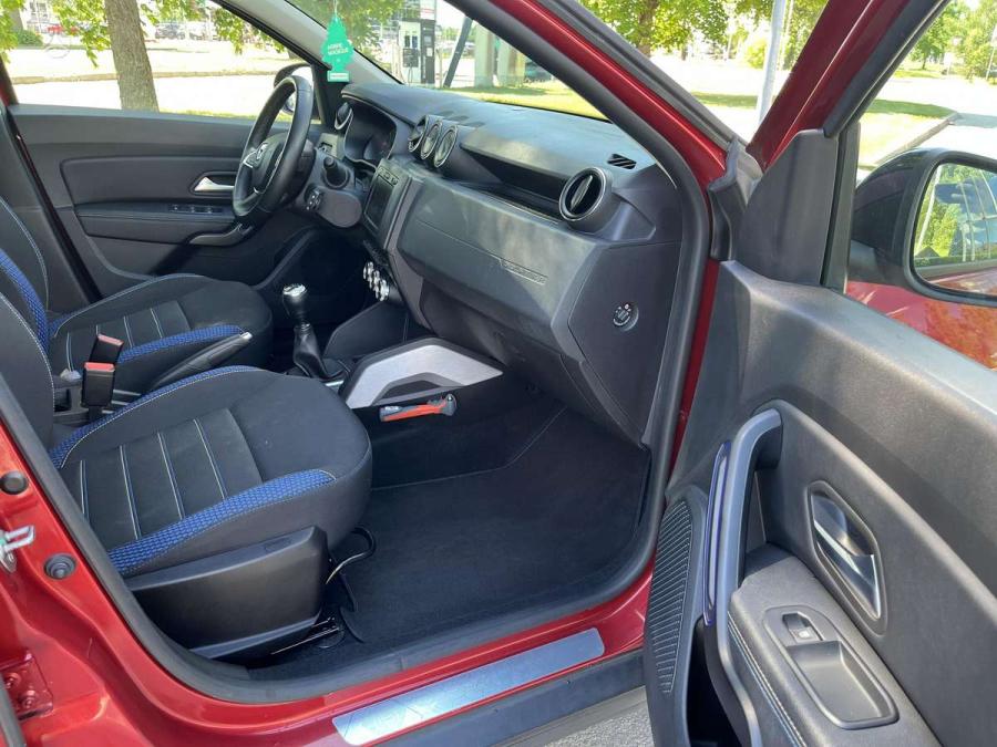 Red Dacia Duster 2020 in Taurage, with an engine capacity of 1.00 L and mileage of 195 thousand km for 7600 €, photo 14 on AUTOMOTO.COM.LV