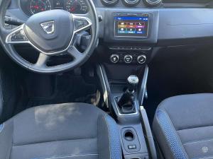 Red Dacia Duster 2020 in Taurage, with an engine capacity of 1.00 L and mileage of 195 thousand km for 7600 €, photo 15 on AUTOMOTO.COM.LV