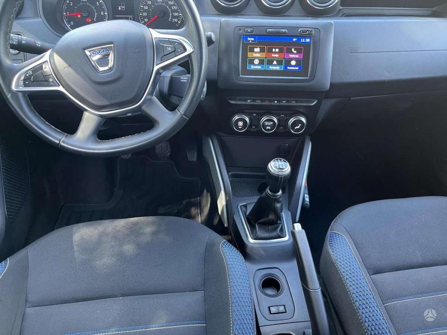 Red Dacia Duster 2020 in Taurage, with an engine capacity of 1.00 L and mileage of 195 thousand km for 7600 €, photo 15 on AUTOMOTO.COM.LV