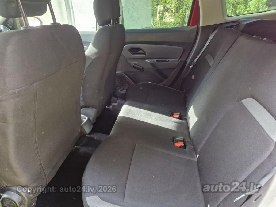 Red Dacia Duster 2021 in Tallinn, with an engine capacity of 1.50 L and mileage of 187 thousand km for 11999 €, photo 17 on AUTOMOTO.COM.LV