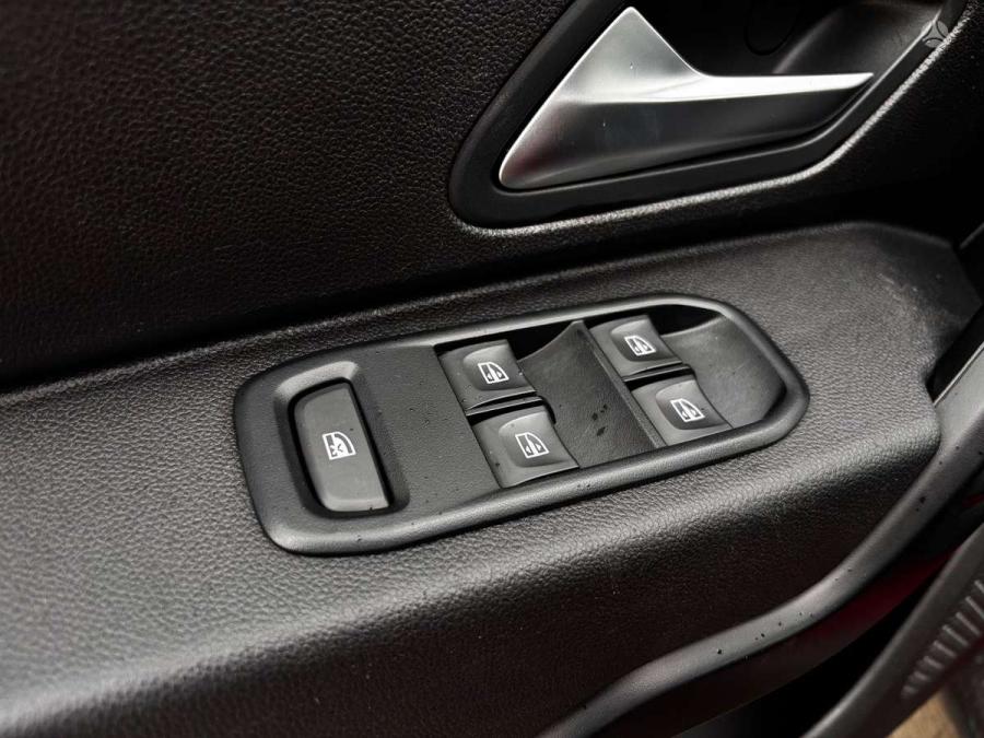 Красный Дачия Duster 2021 в Вильнюс, объемом двигателя 1.00 л и пробегом 76 тыс. км за 10500 €, фото 14 на AUTOMOTO.COM.LV