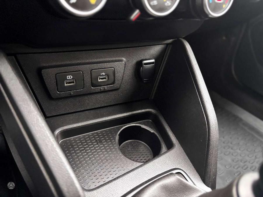Красный Дачия Duster 2021 в Вильнюс, объемом двигателя 1.00 л и пробегом 76 тыс. км за 10500 €, фото 19 на AUTOMOTO.COM.LV
