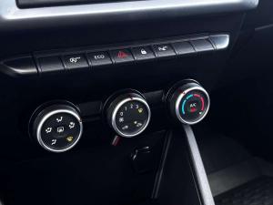 Красный Дачия Duster 2021 в Вильнюс, объемом двигателя 1.00 л и пробегом 35 тыс. км за 10000 €, фото 20 на AUTOMOTO.COM.LV