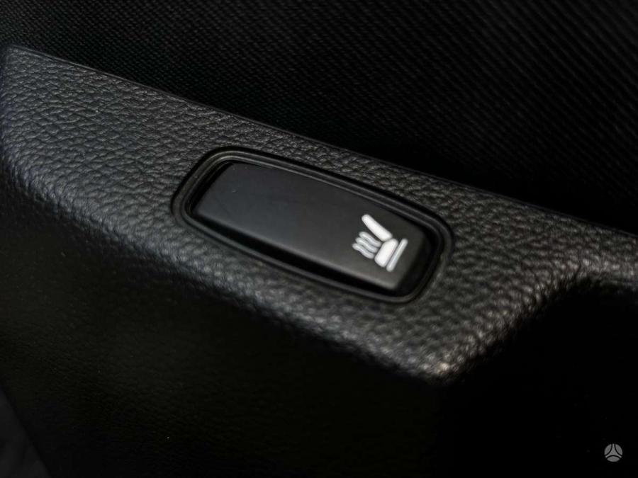 Красный Дачия Duster 2021 в Вильнюс, объемом двигателя 1.00 л и пробегом 35 тыс. км за 10000 €, фото 23 на AUTOMOTO.COM.LV