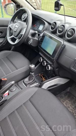 Red Dacia Duster 2022 in Daugavpils, with an engine capacity of 1.30 L and mileage of 49 thousand km for 16900 €, photo 5 on AUTOMOTO.COM.LV