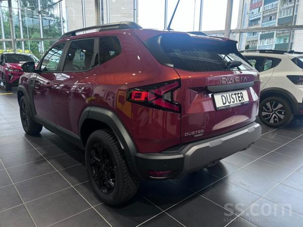 Sarkans Dacia Duster 2026 Daugavpils, ar dzinēja tilpumu 1.20 L un nobraukumu 19 tūkst. km par 29445 €, foto 4 vietnē AUTOMOTO.COM.LV