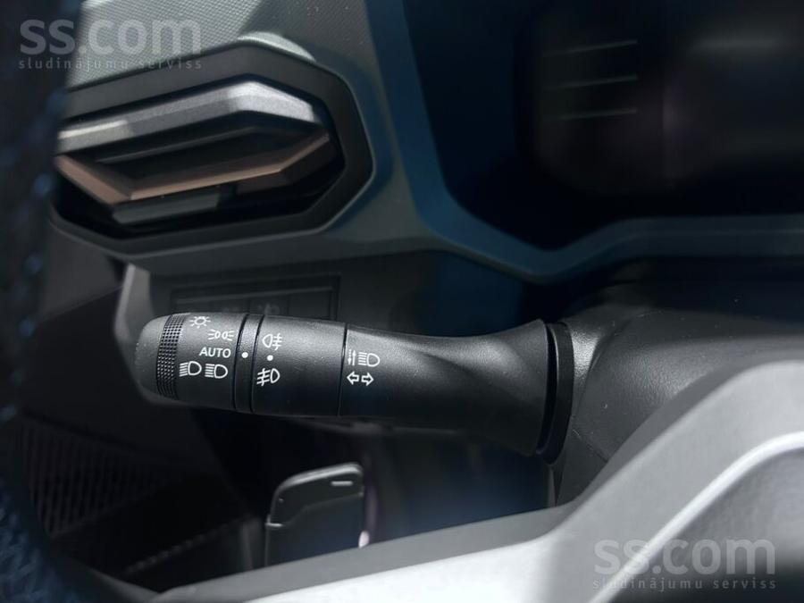 Sarkans Dacia Duster 2026 Daugavpils, ar dzinēja tilpumu 1.20 L un nobraukumu 19 tūkst. km par 29445 €, foto 13 vietnē AUTOMOTO.COM.LV