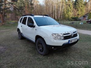 Белый Дачия Duster 2010 в Лиепая, объемом двигателя 1.50 л и пробегом 305 тыс. км за 3000 €, фото 3 на AUTOMOTO.COM.LV